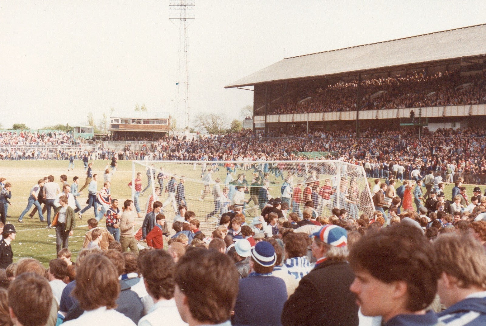 Football Hooligan Pictures: SEVEN PICTURES: Portsmouth at Plymouth 1983