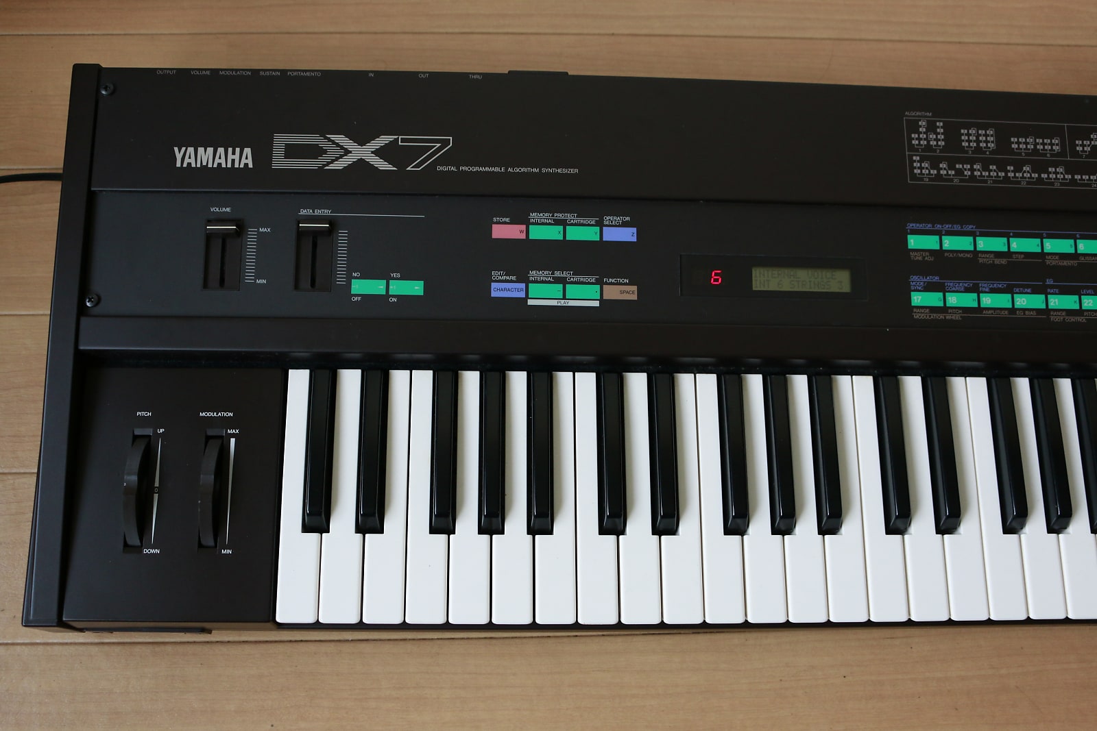 MATRIXSYNTH: Yamaha DX7 Near Perfect Condition with Case, 2 Data ...