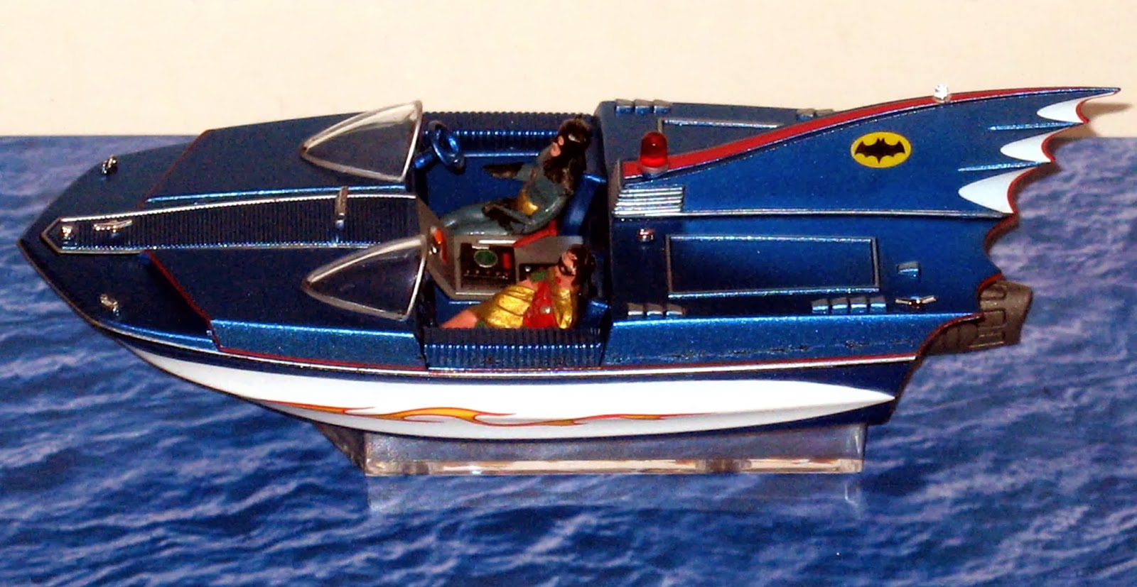 CRIVENS! COMICS & STUFF!: EAGLEMOSS 1966 MOVIE BATBOAT...