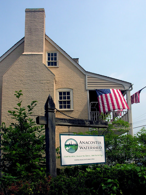 Landmarks: The Indian Queen Tavern