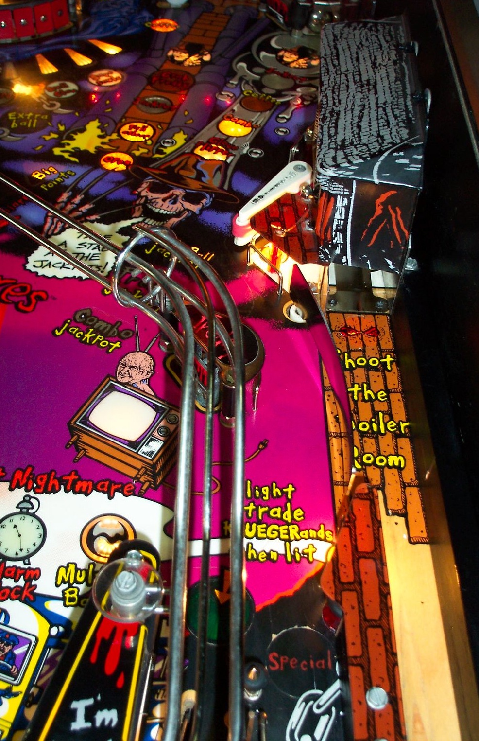 Middle Earth Collectors: A Nightmare on Elm Street Pinball!
