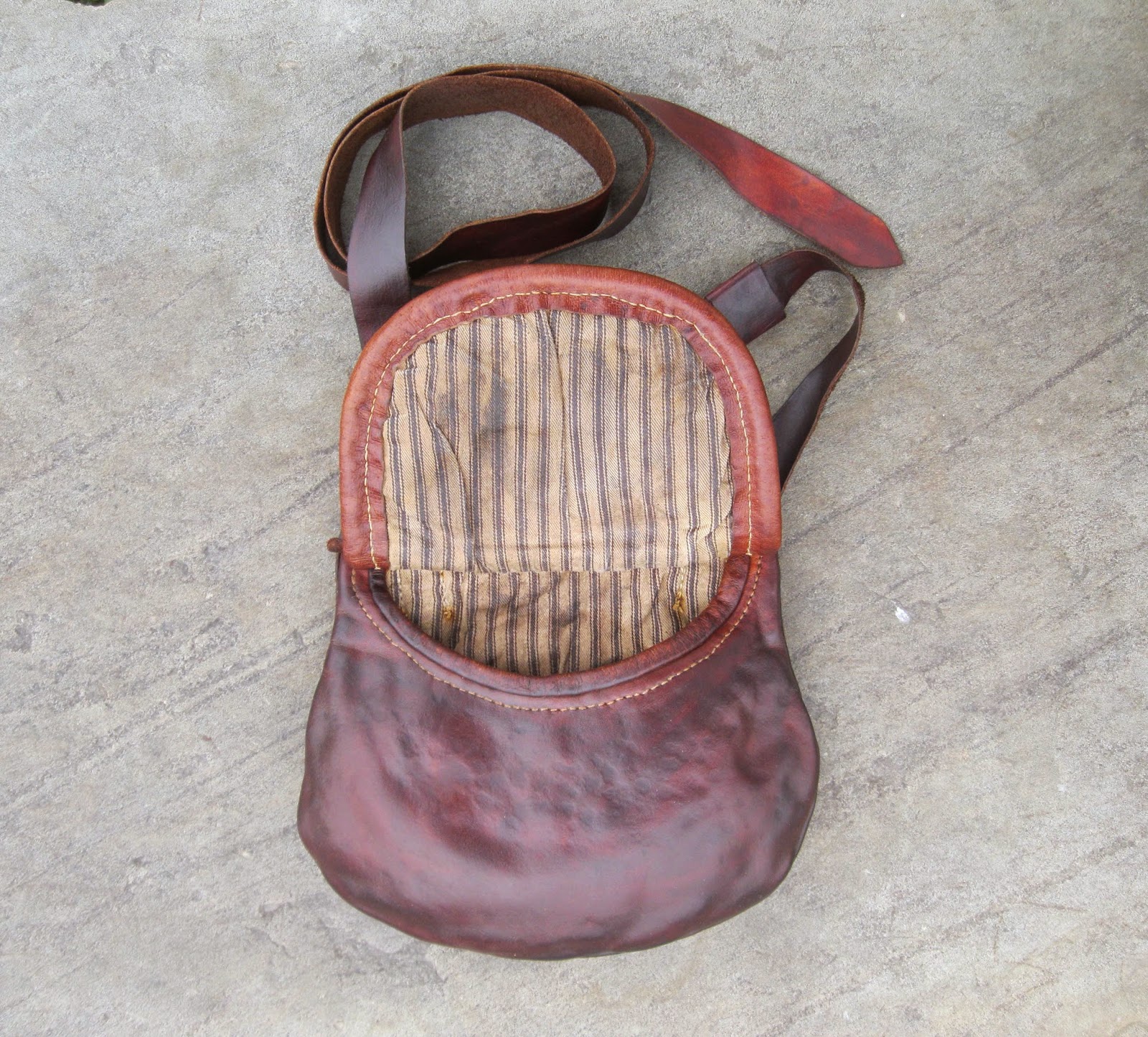 Ewing's Creek Pouches and Accoutrements: Kidney shape bag #3