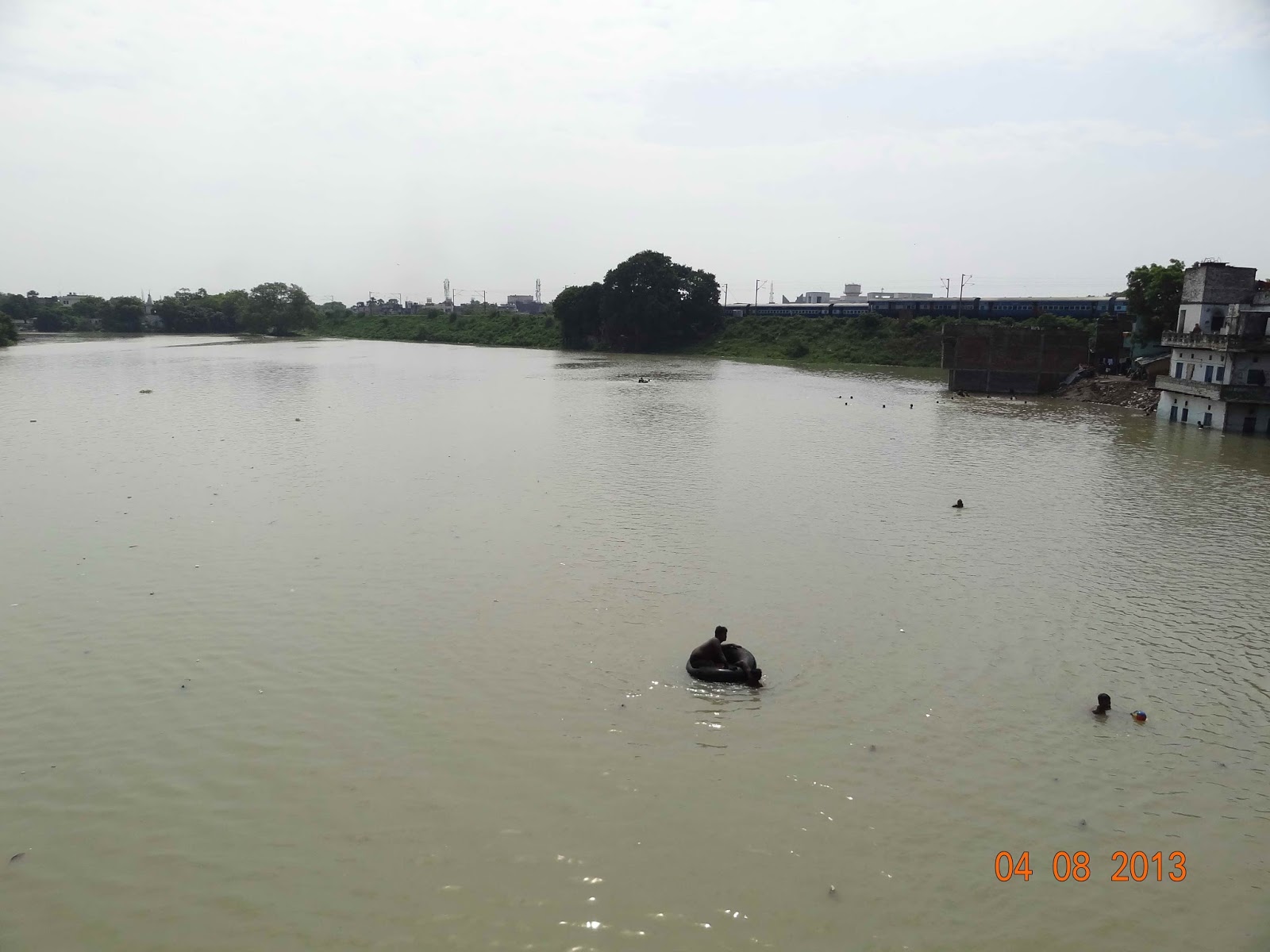 Varanasi: Flooded River Varuna