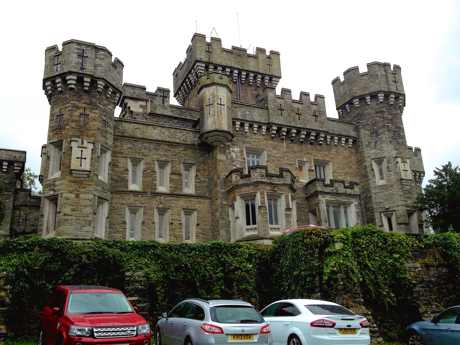 Blackberry Rambles: Scotland: Wray Castle (England)