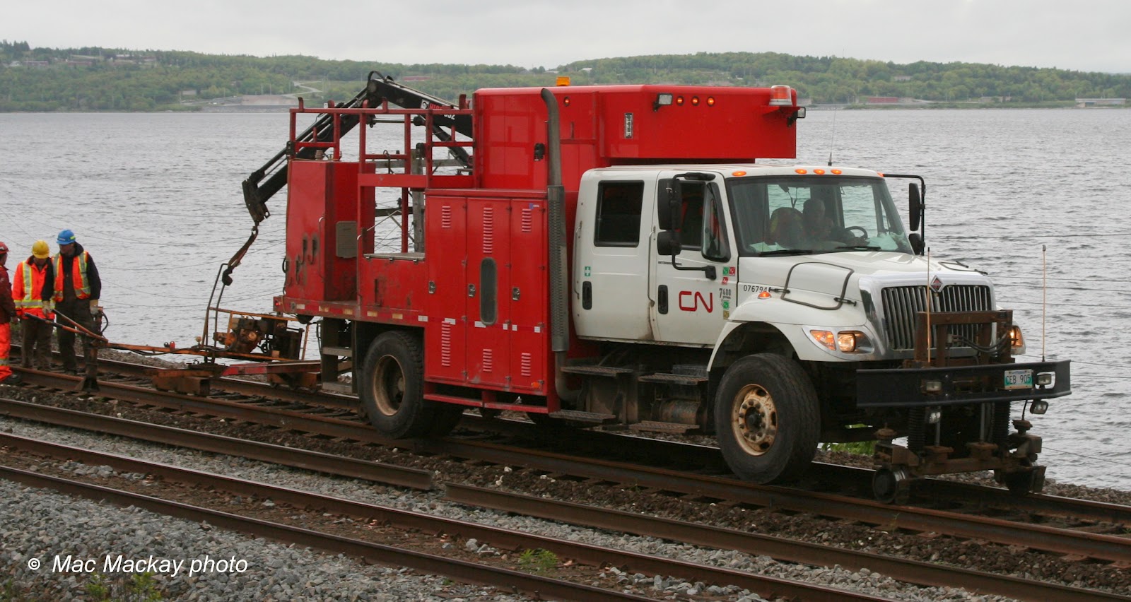 Truckfax: Hi-Railers at work