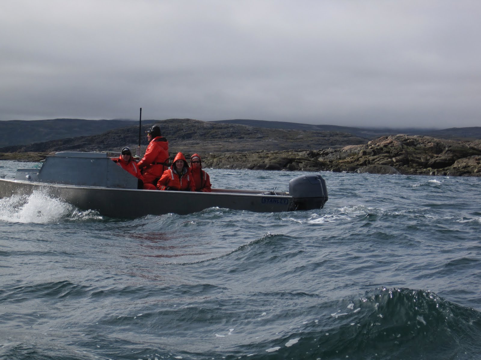 Flying J's: ᐅᒥᐊᒃᑯᑦ - umiakkut - by boat