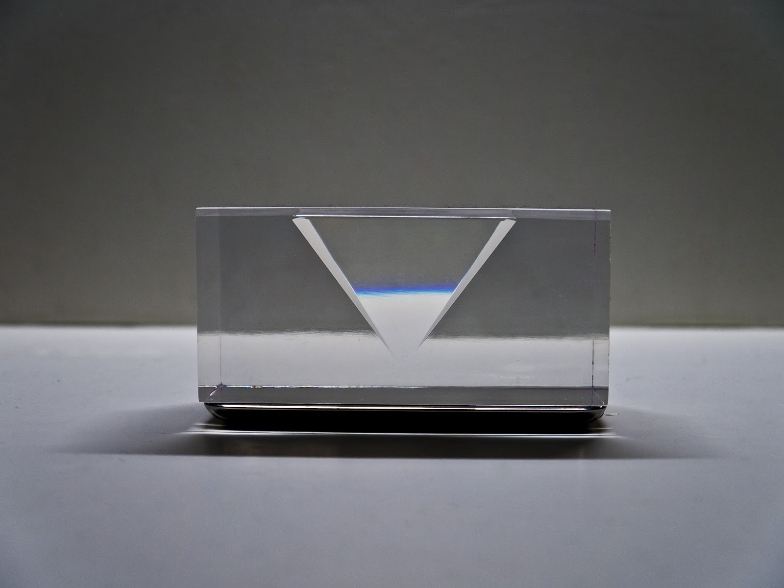 ÜBERNOTES: Casting resin prism