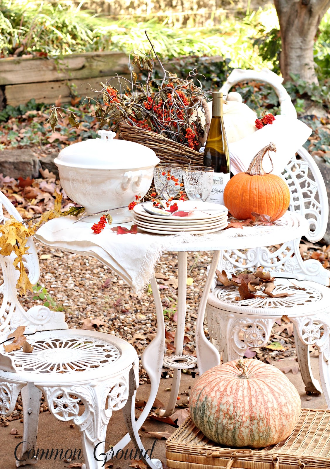 common ground : Outdoor Fall Tablescape