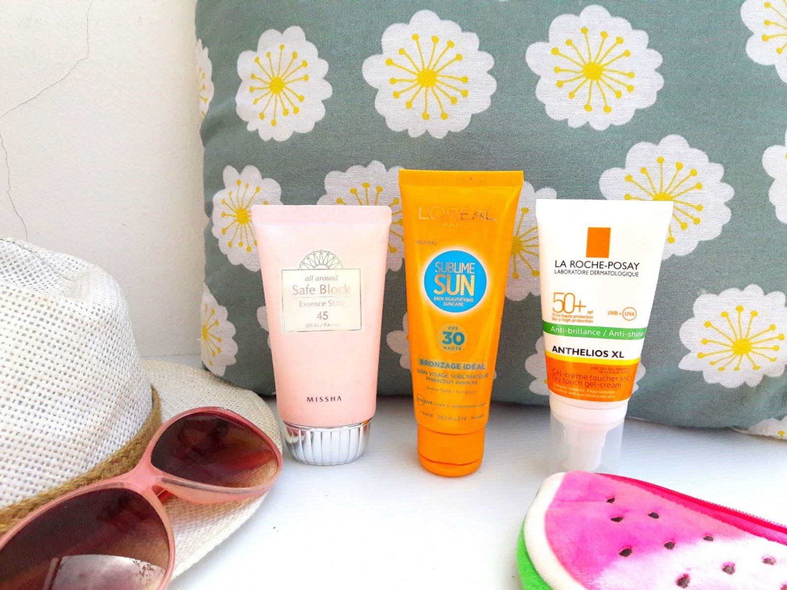 Sun, beach, sunscreen - Pink Daisy Loves