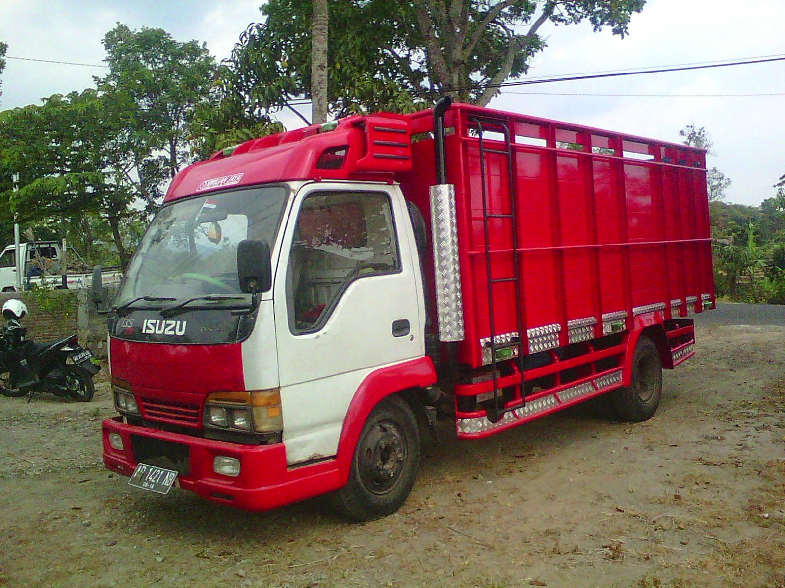 VARIASI BIS DAN TRUK MERAH - BRILIAN JAYA KAROSERI