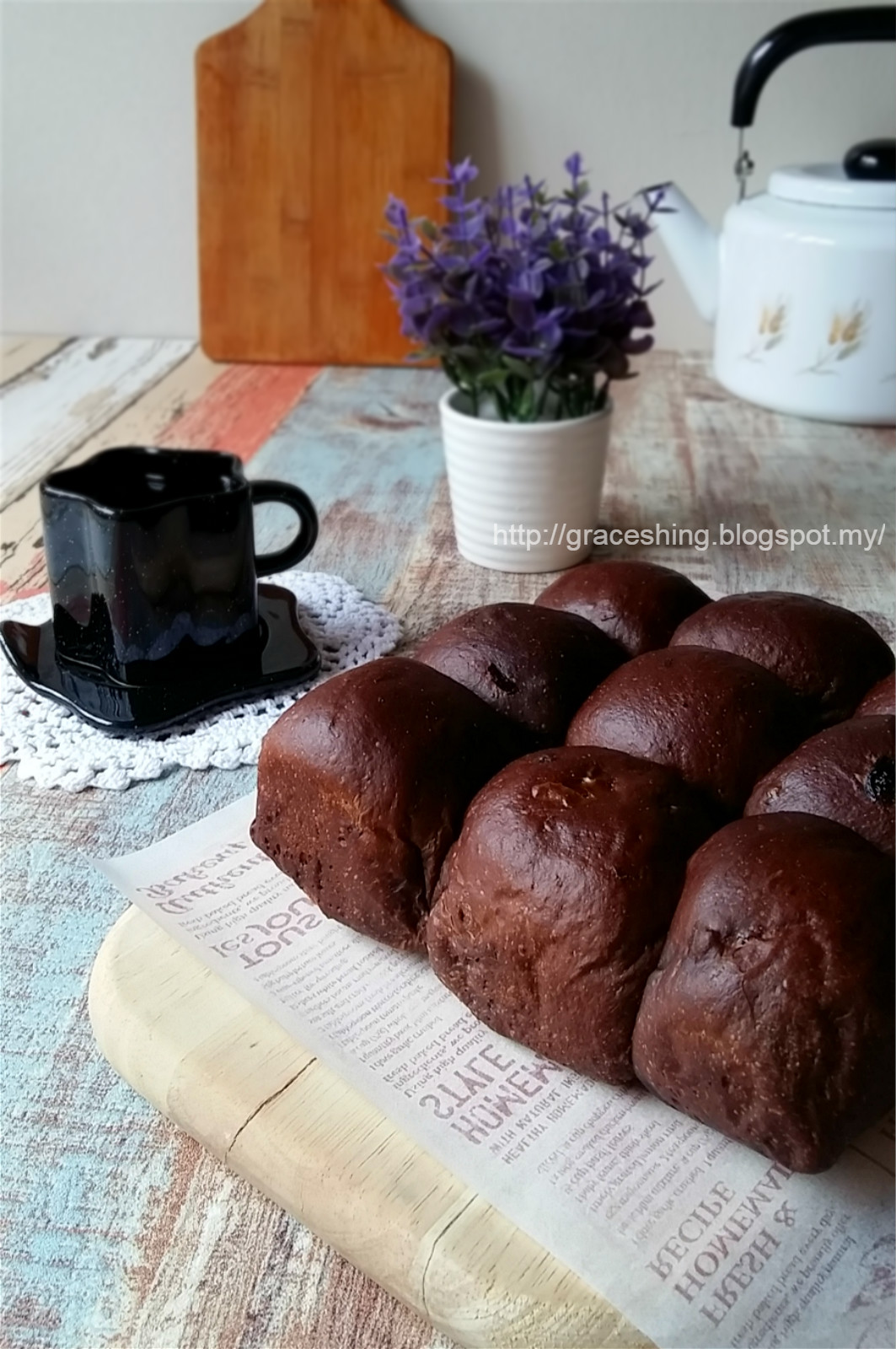 Grace's Blog 欣语心情: 巧克力葡萄干面包 Chocolate Raisin Bread