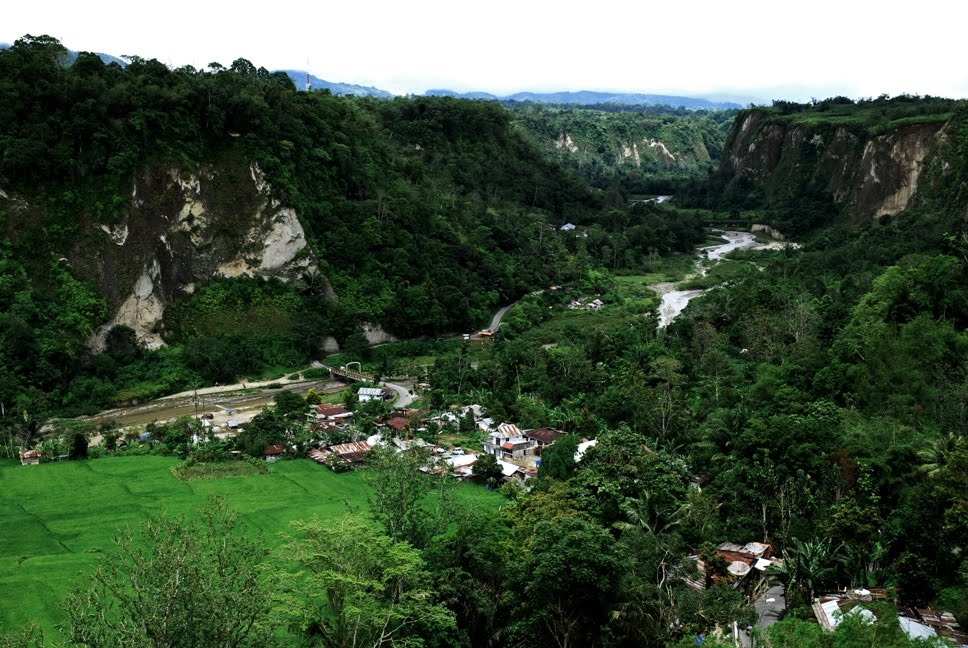 PLACES TO GO: ngarai sianok