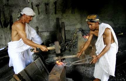 jurukunci.net: Ini Dia RAHASIA Empu Jawa Menggunakan METEOR Untuk ...