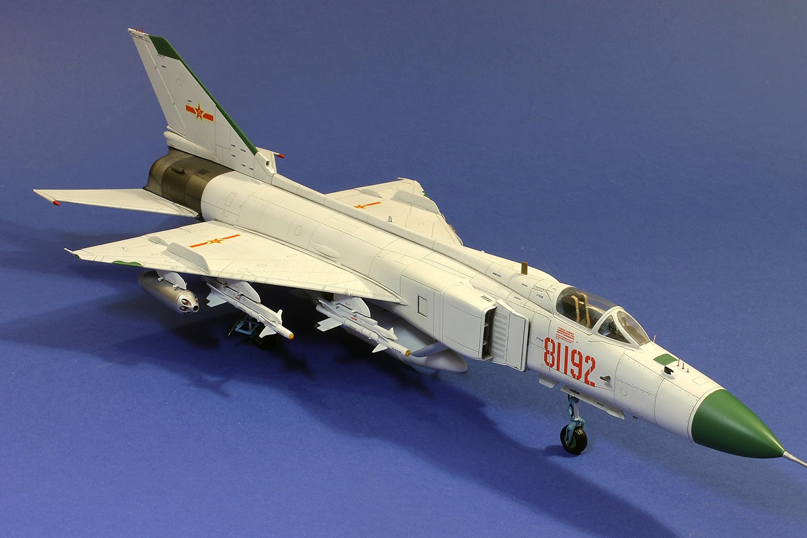 Tommy's Fantastic Models World: Trumpeter 1/48 J-8II 81192(Chinese Hero ...