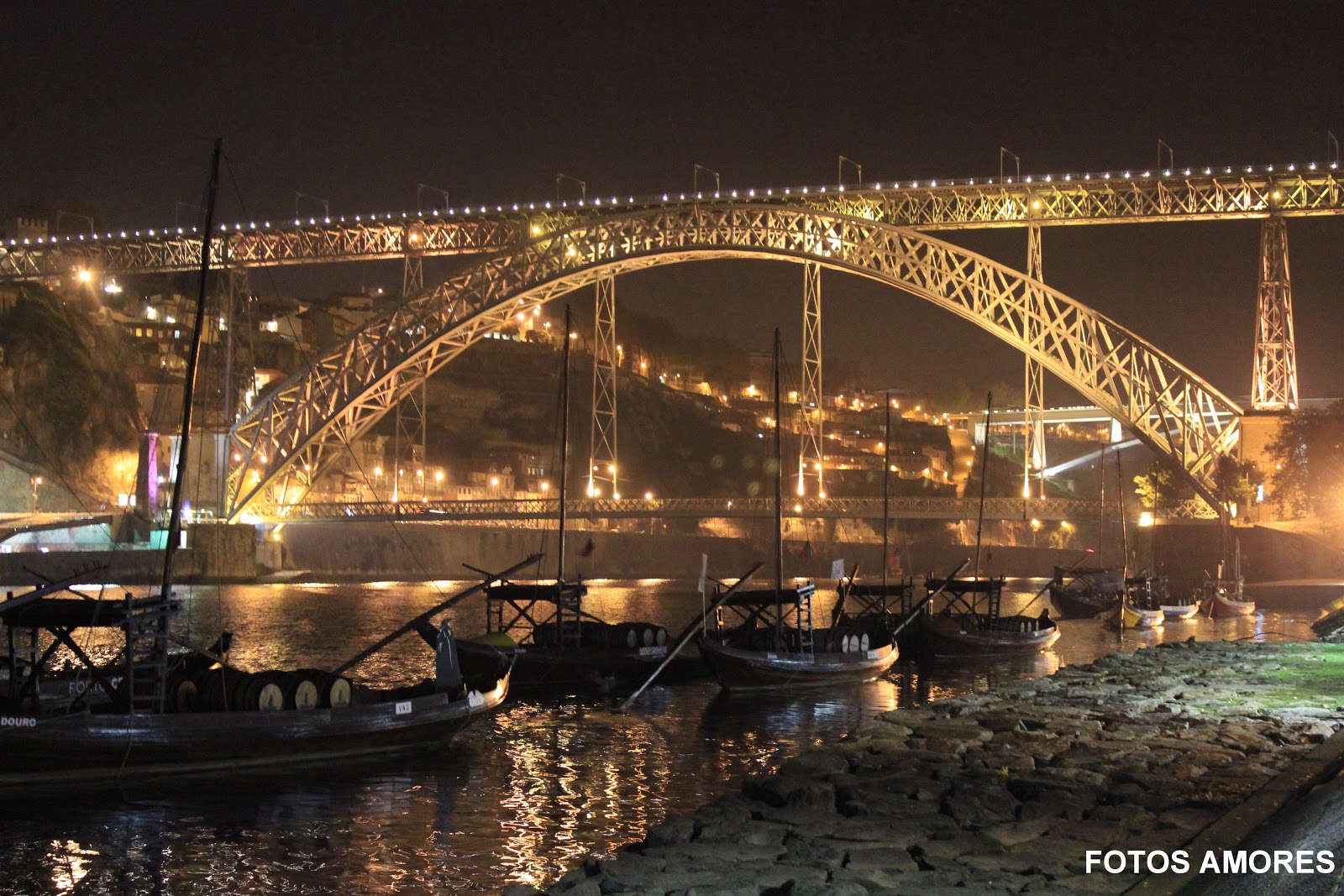 FOTOS AMORES: PORTO: A NOITE DA CIDADE DO PORTO VISTA DESDE VILA NOVA ...
