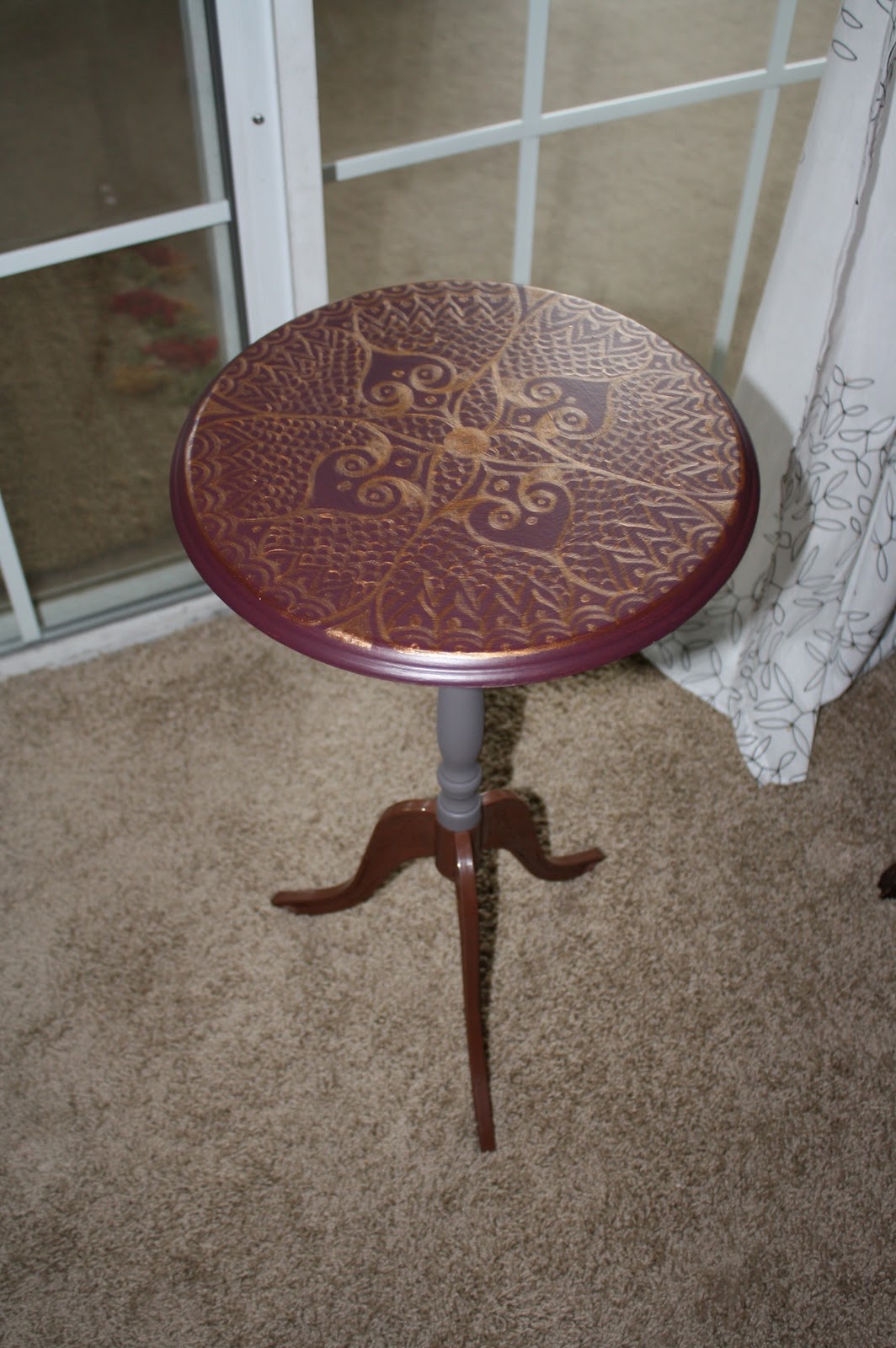 DIY Turn A Simple End Table Into Something Unique DIY Turn A Simple End Table Into Something Unique