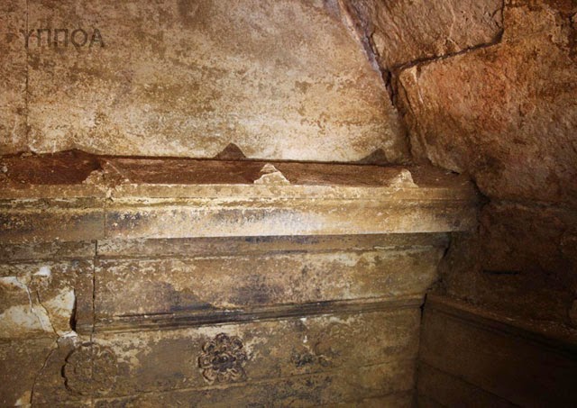 Megas Alexandros: First peep inside the tomb of Kasta Hill near Amphipolis