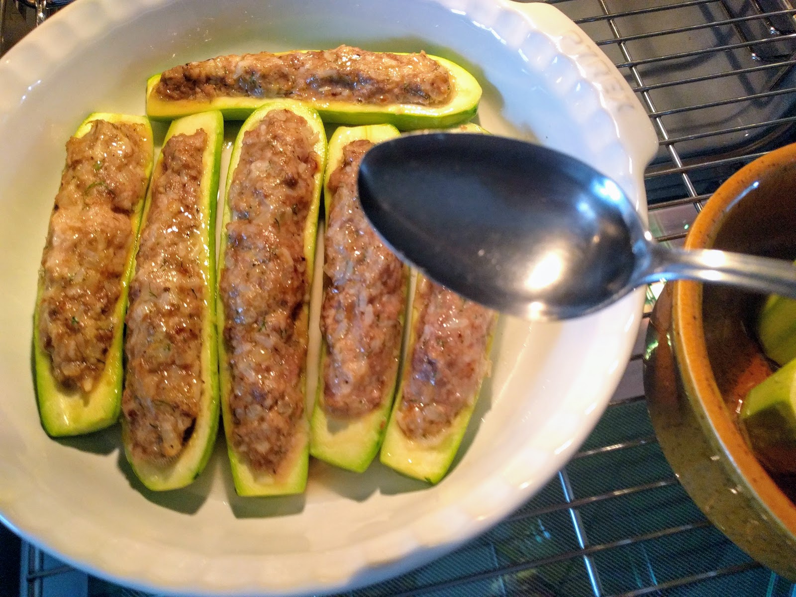 - Gefüllte Zucchini mit Hackfleisch