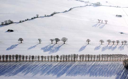 AKU SEMPOI: 10 Contoh Fotografi Bayang (Shadow Photography)