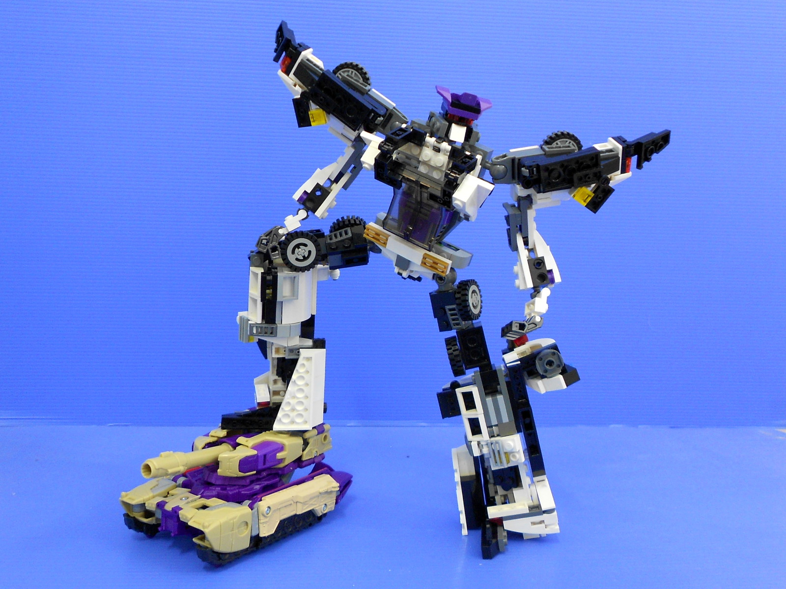 Alanyuppie's LEGO Transformers: LEGO "Fall of Cybertron" Octane (Triple ...