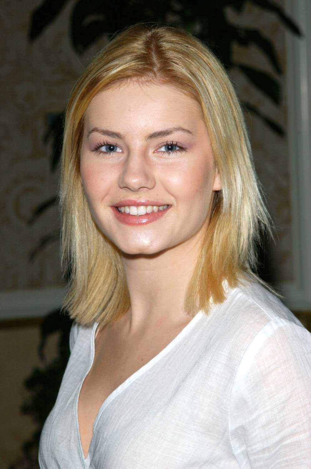 Welcome To Hi 2 Photospot: Elisha Cuth Bert Hot & Spicy Stills