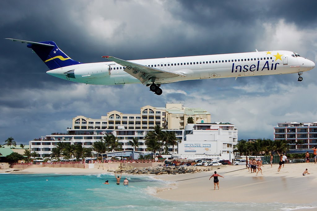 Aero Pacific Flightlines: Photo of the Day / Insel Air MD-82