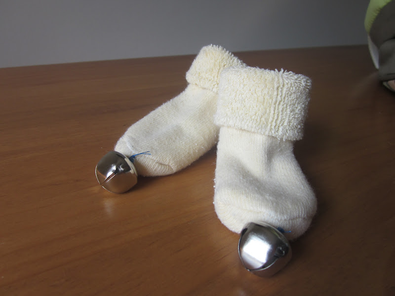 Playing to Learn: "With...bells on her toes, she shall have music ...