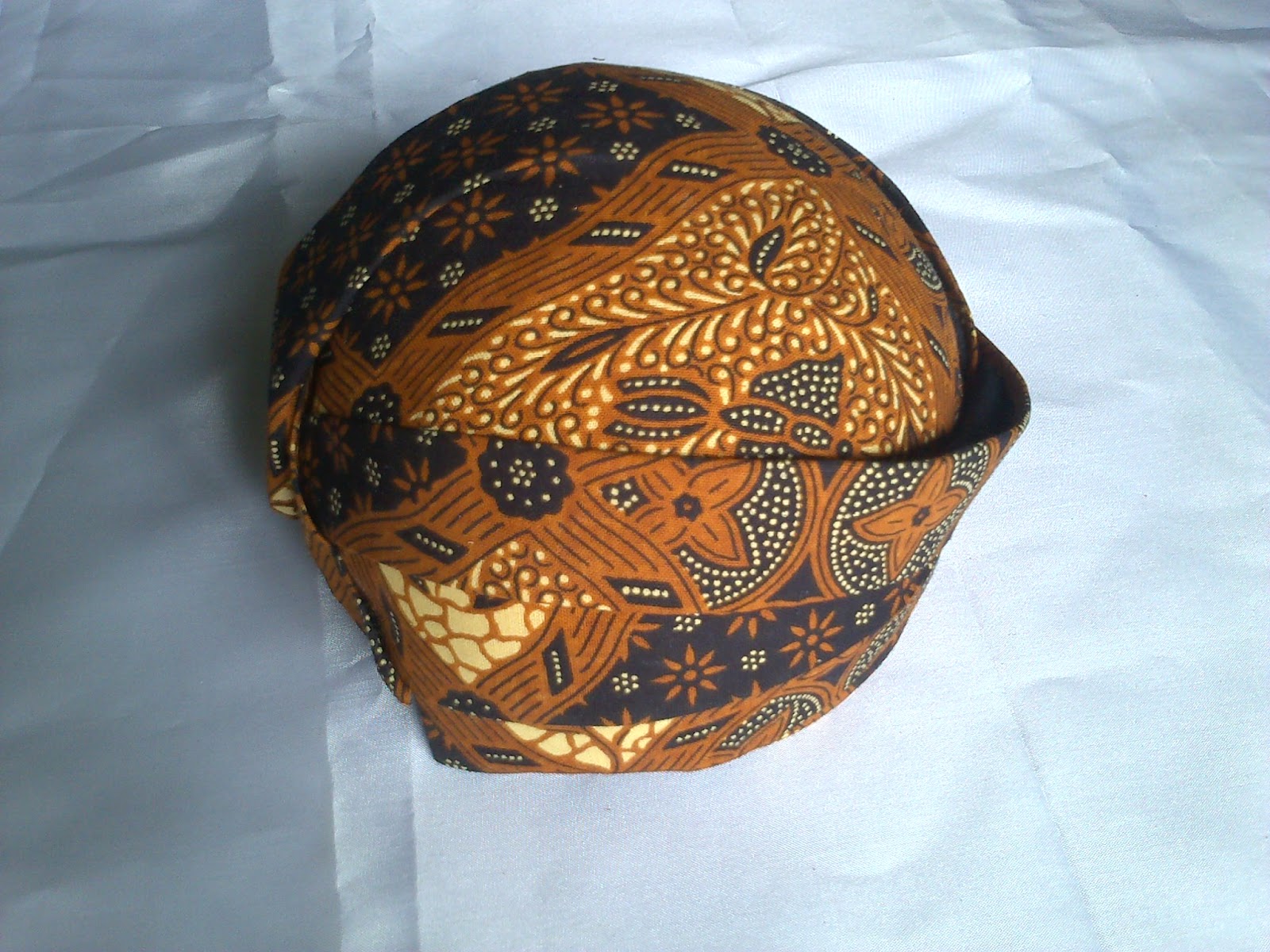 SPESIALIS BUSANA JAWA : BUSANA ABDI DALEM KRATON JOGJA / SURJAN PRANAAN