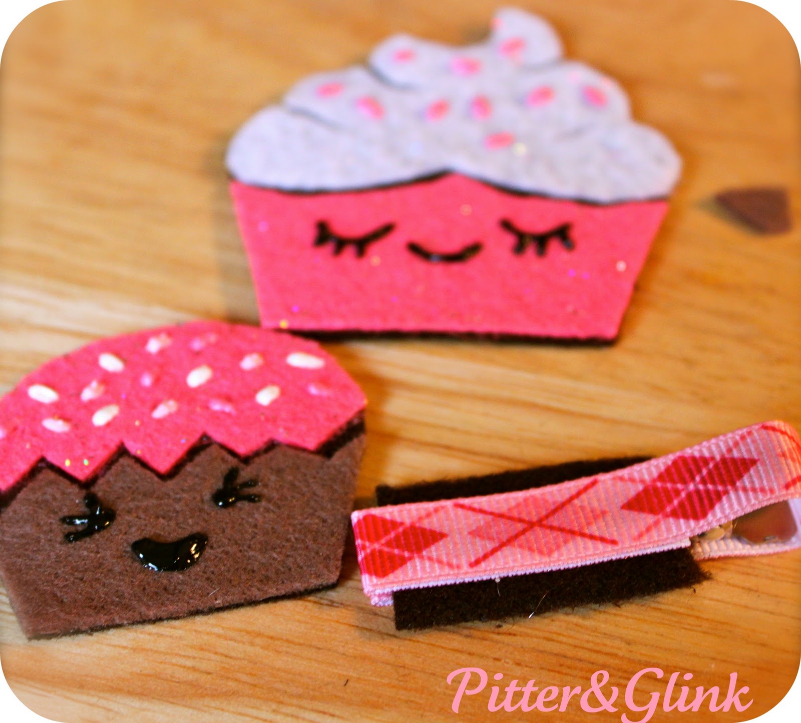 PitterAndGlink: {Cupcake Hair Clip}