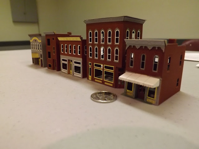 Winnipeg Model Railroad Club: Richard Mikolayenko builds a Z scale village