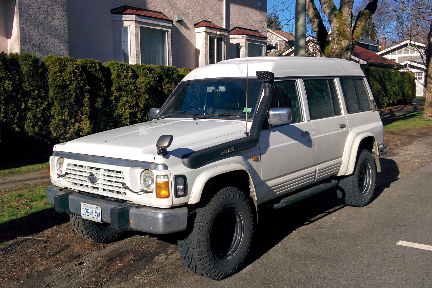 Old Parked Cars Vancouver: Honourary Old Parked Car: 1995 Nissan Patrol ...