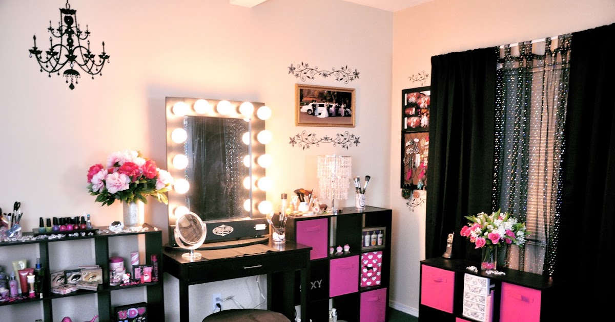 Fun With Nancy Vanity Tour Makeup Collection