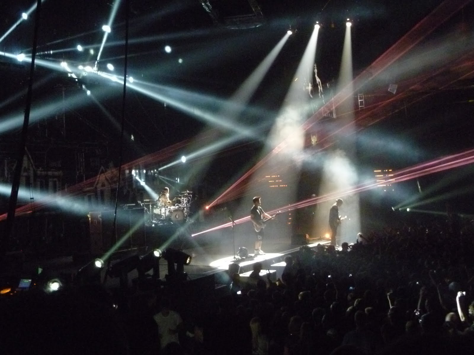 Stranded in Chaos: ...the girl at the rock show...