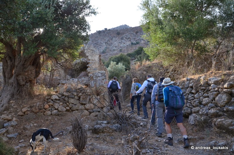 EXPLORE MOUNTAINS: ΠΕΖΟΠΟΡΙΑ ΚΑΒΟΥΣΙ-ΚΑΣΤΡΟ-ΦΑΡΑΓΓΙ ΜΕΣΩΝΑ-ΑΖΟΡΙΑΣ ...