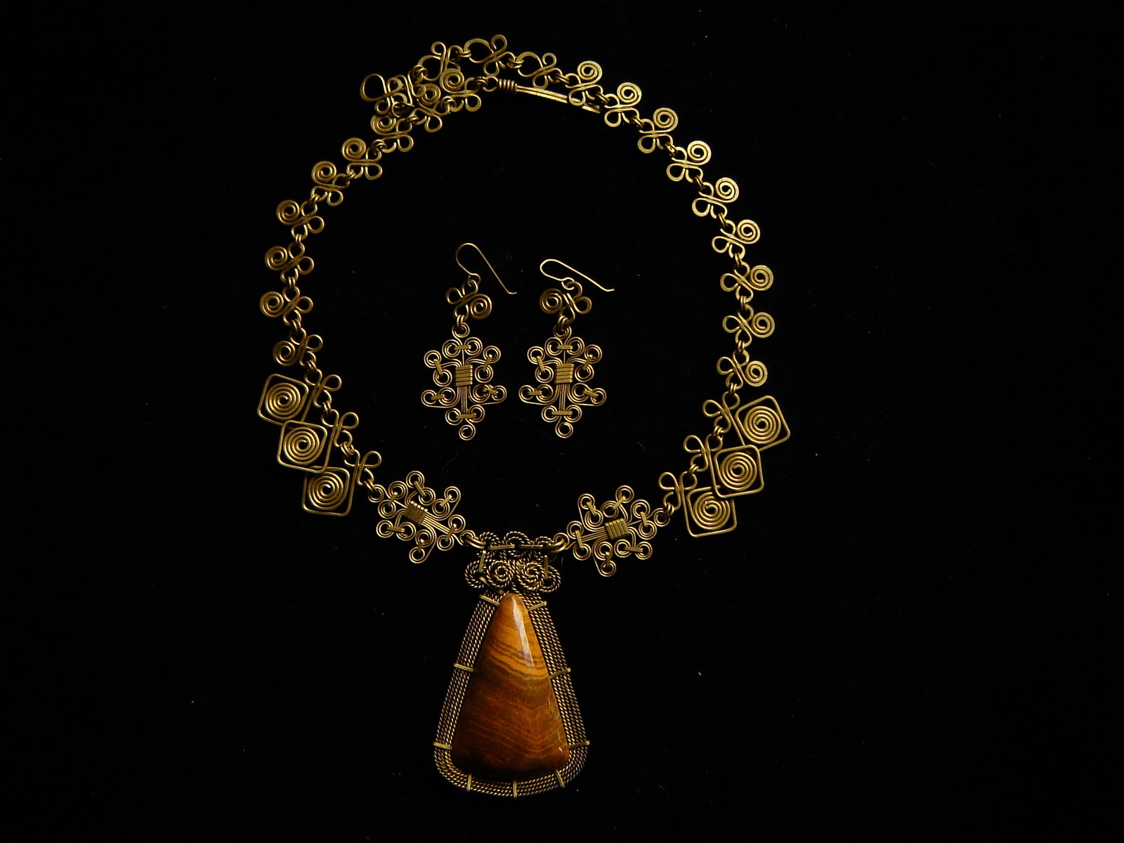 COLLARES PRECOLOMBINOS