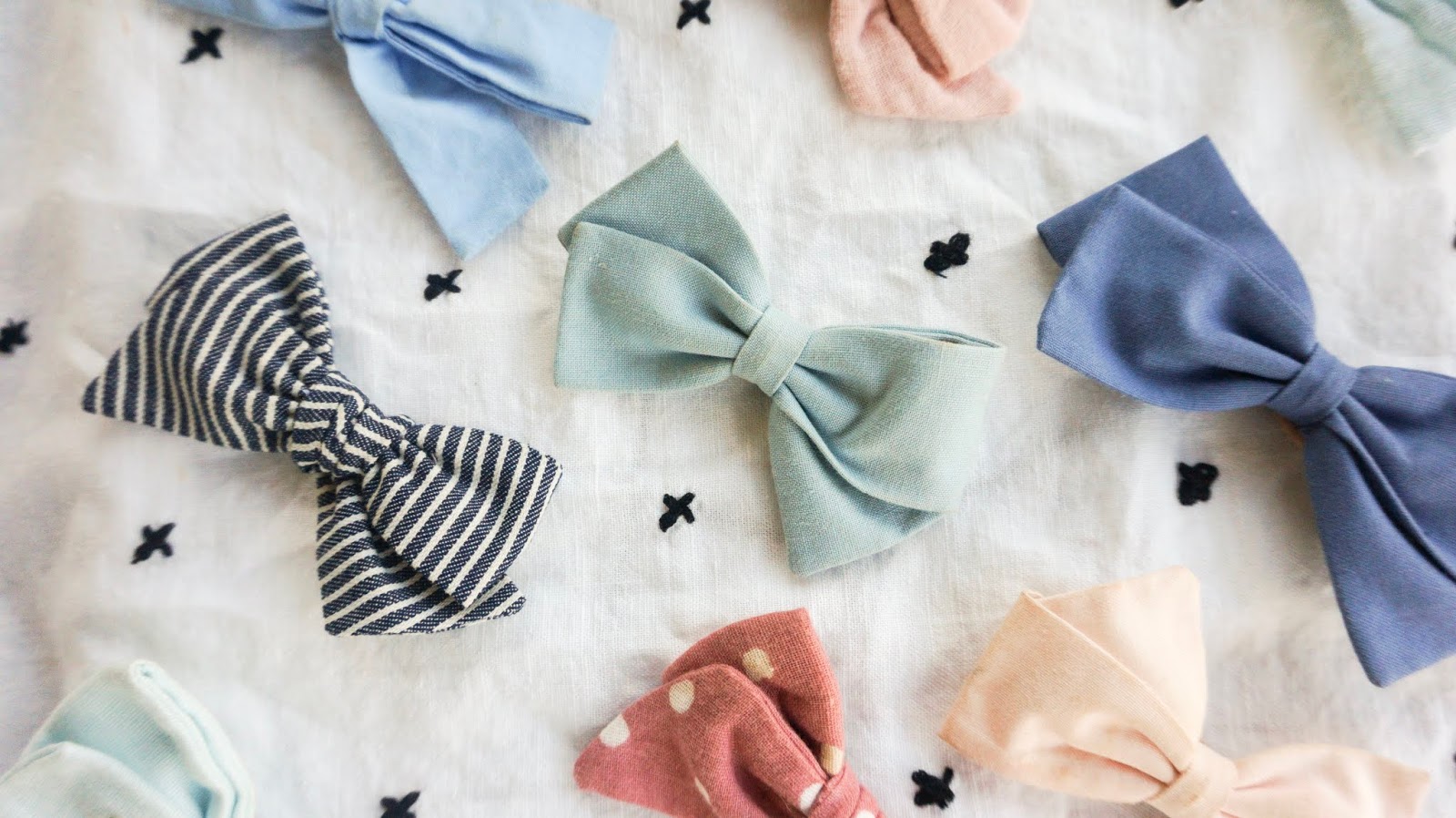MAMA Jots: How To Reshape Hair Bows // And Clean Them