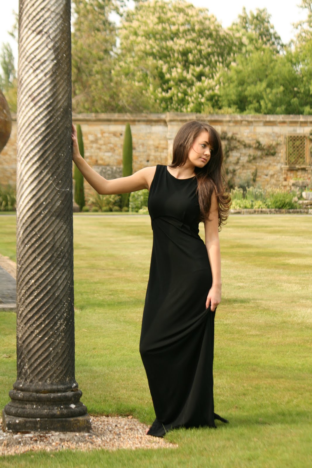 Dan Brown: Model, Nicola Louise