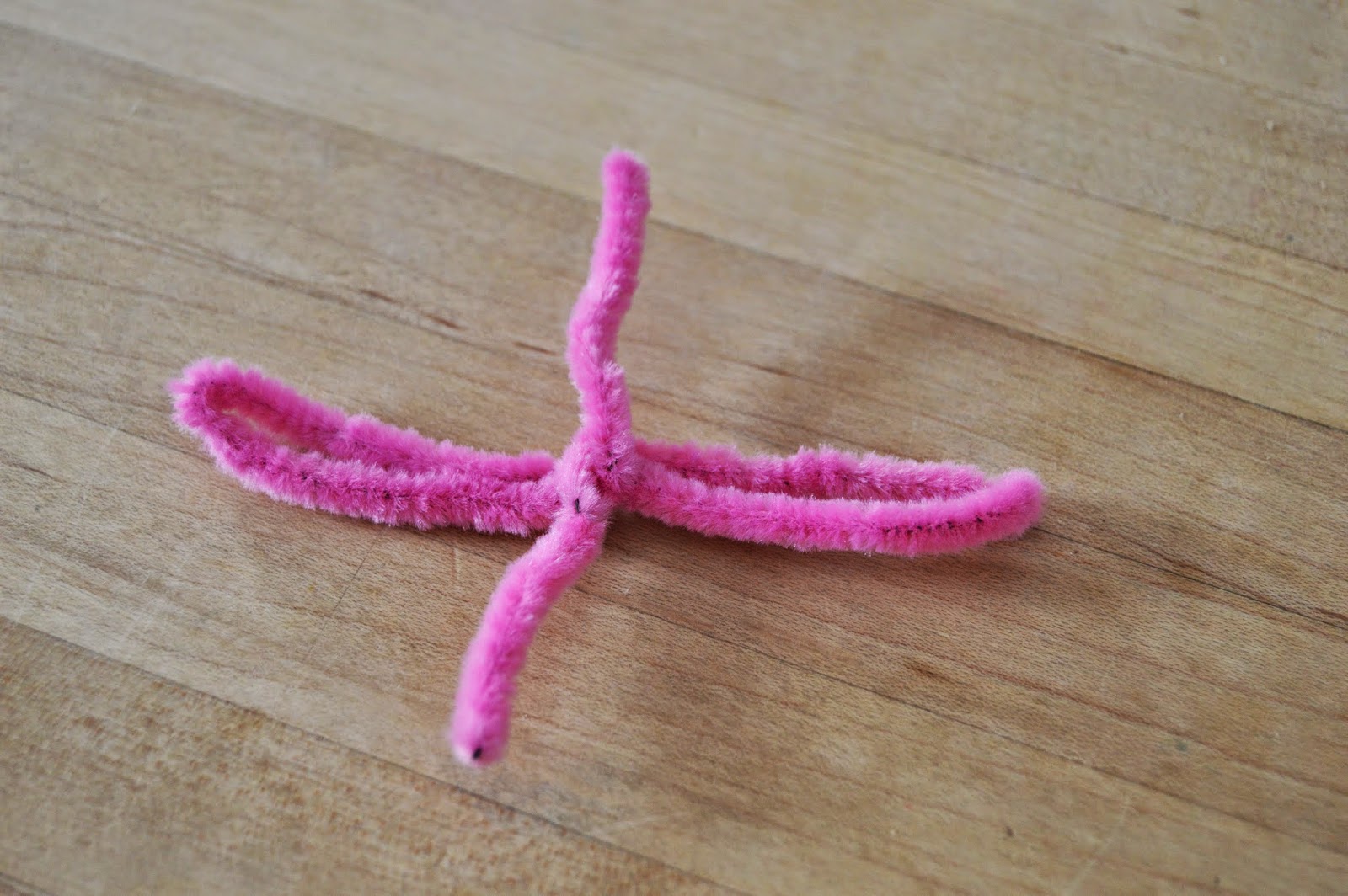 Made in House (osop): DIY: Fun, quick and Easy Pipe Cleaner Snowflake ...