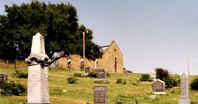 CIENCIA: CURIOSIDADES E MITOS: A CURIOSA HISTORIA DE STULL CEMETERY