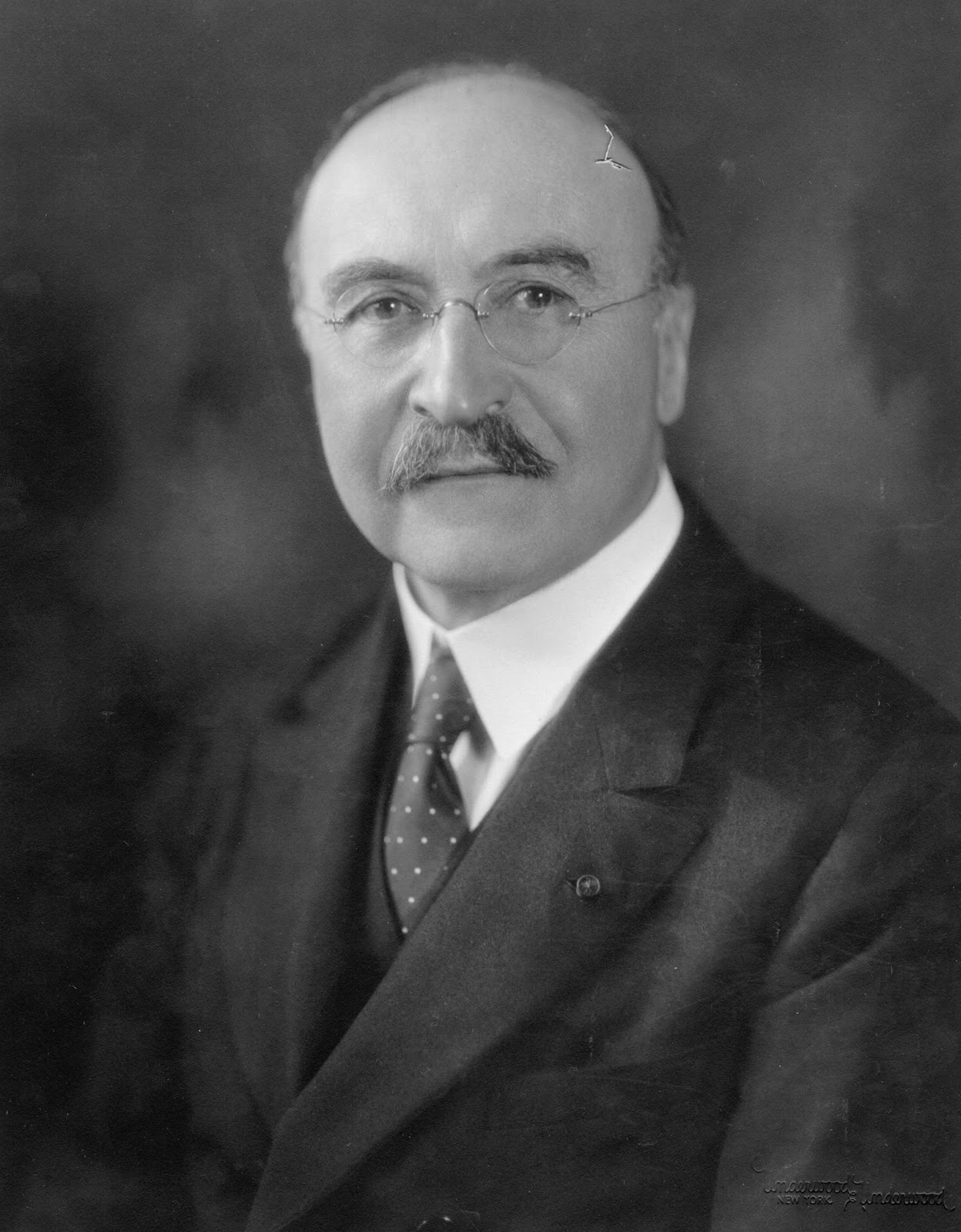 il 1909: Baekeland inventa la bachelite