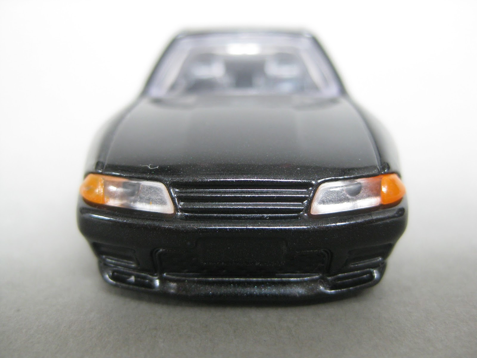 deSMOnd Collection: Tomica "Initial D" Skyline GT-R (R32)