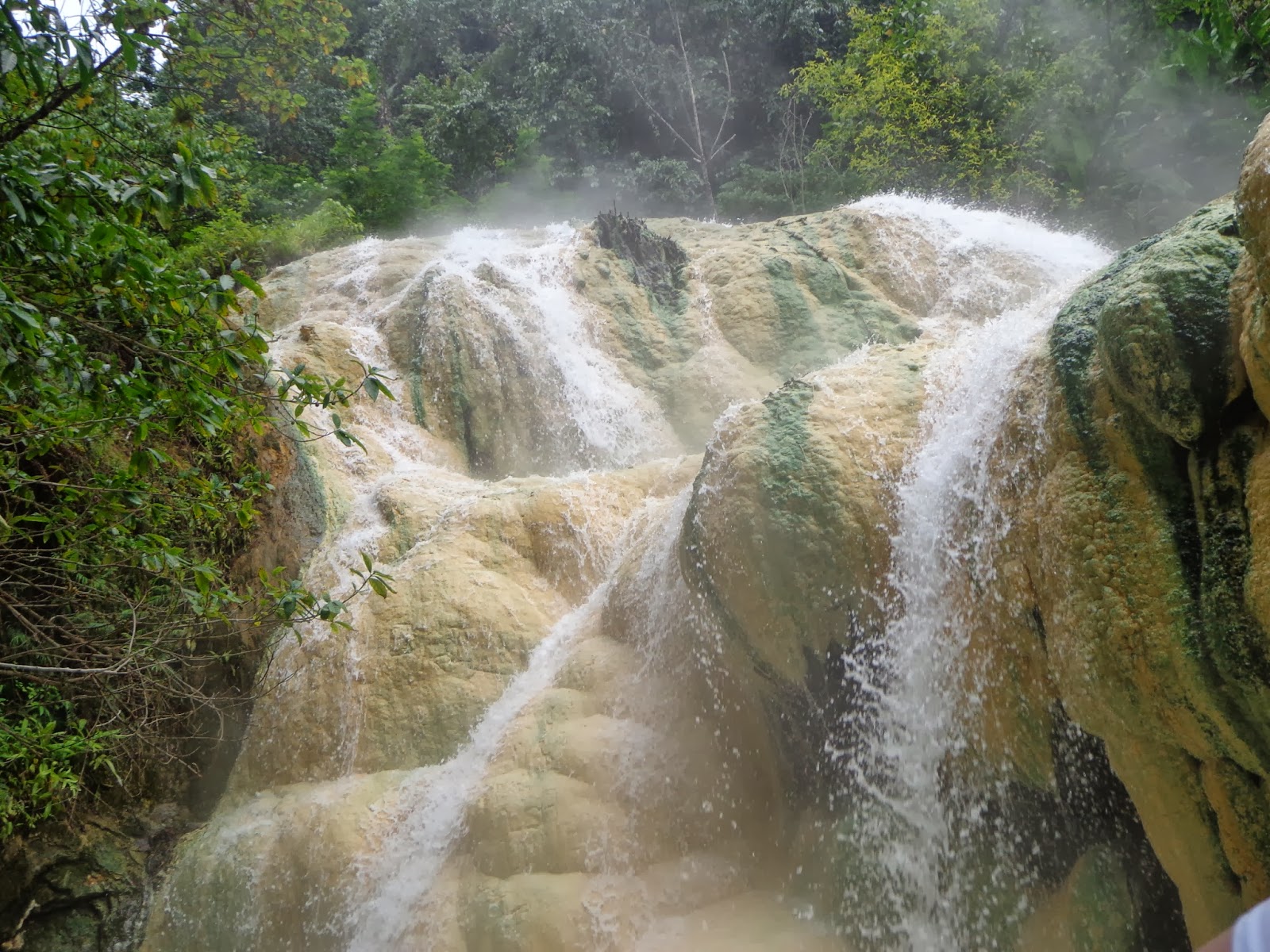 Dabawenya Si Cherry: Sulfuric Hot Spring Of Masara