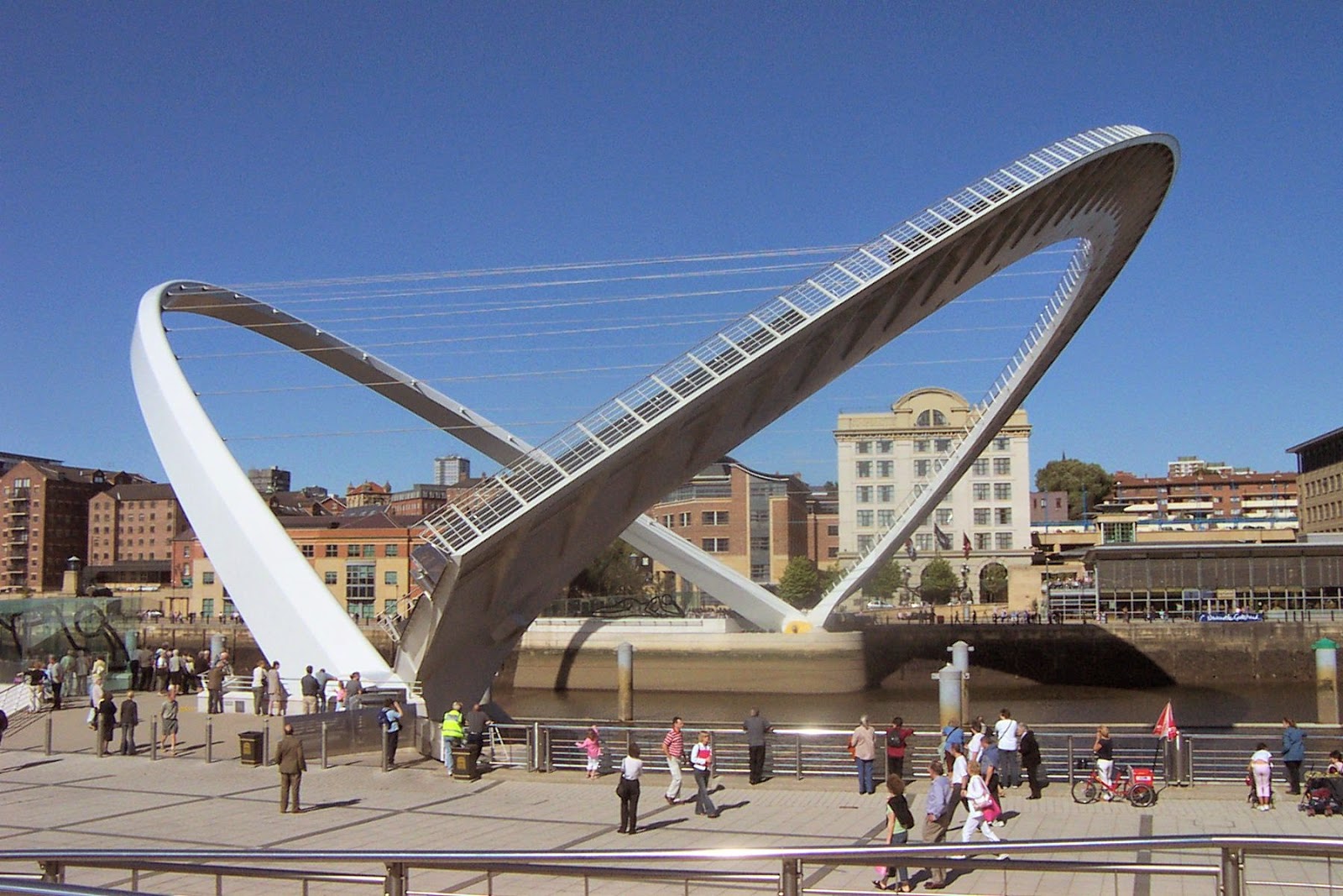 Ingeniería por el mundo: Gateshead Millennium Bridge