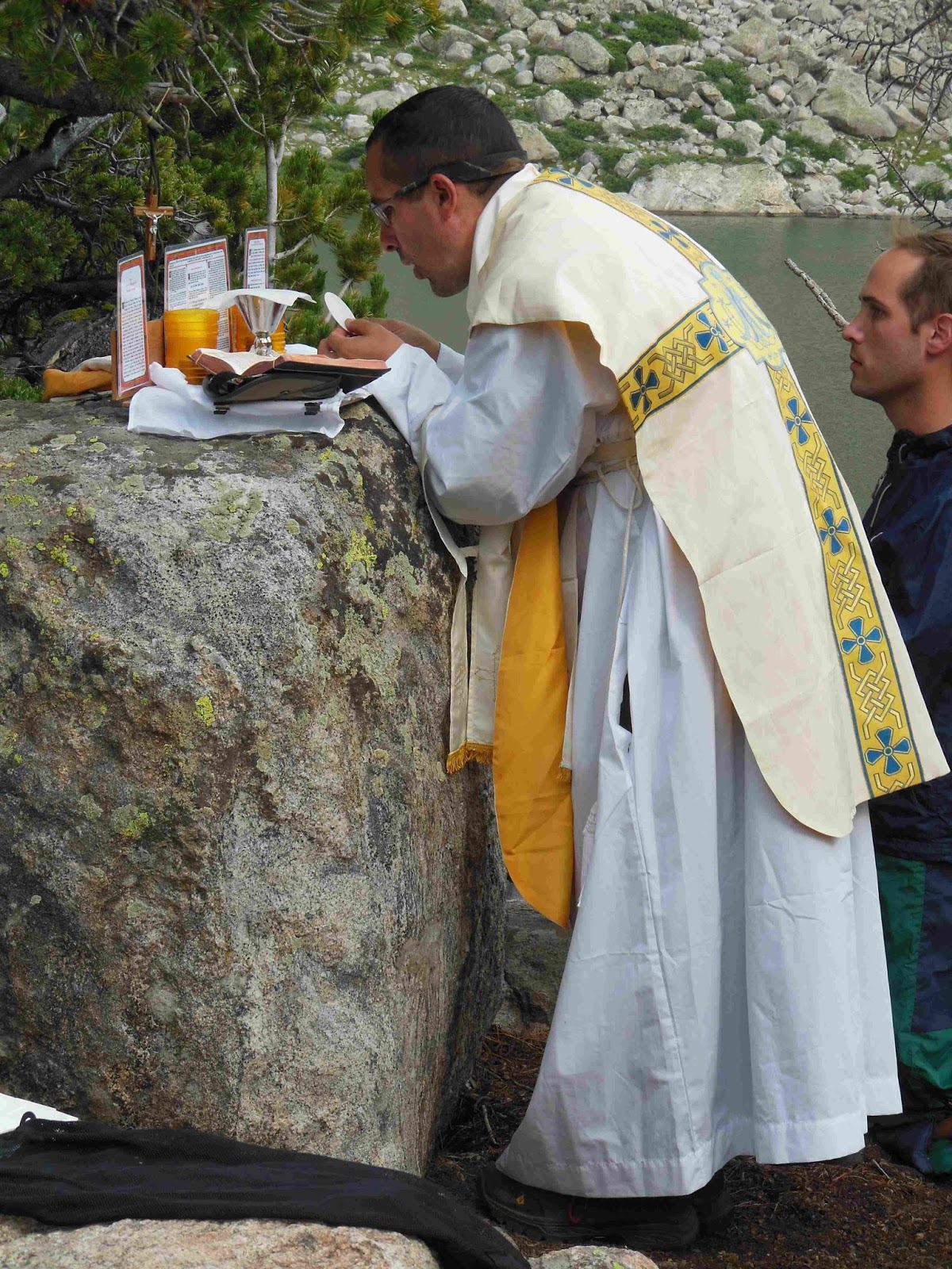 New Liturgical Movement: Worthily Celebrating the Holy Sacrifice of the ...