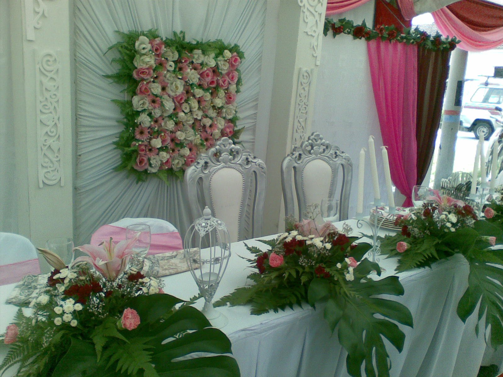 BUTIK BUSANA IDAMAN: HIASAN MEJA MAKAN DAN KHEMAH ( TEMA PINK& PUTIH)