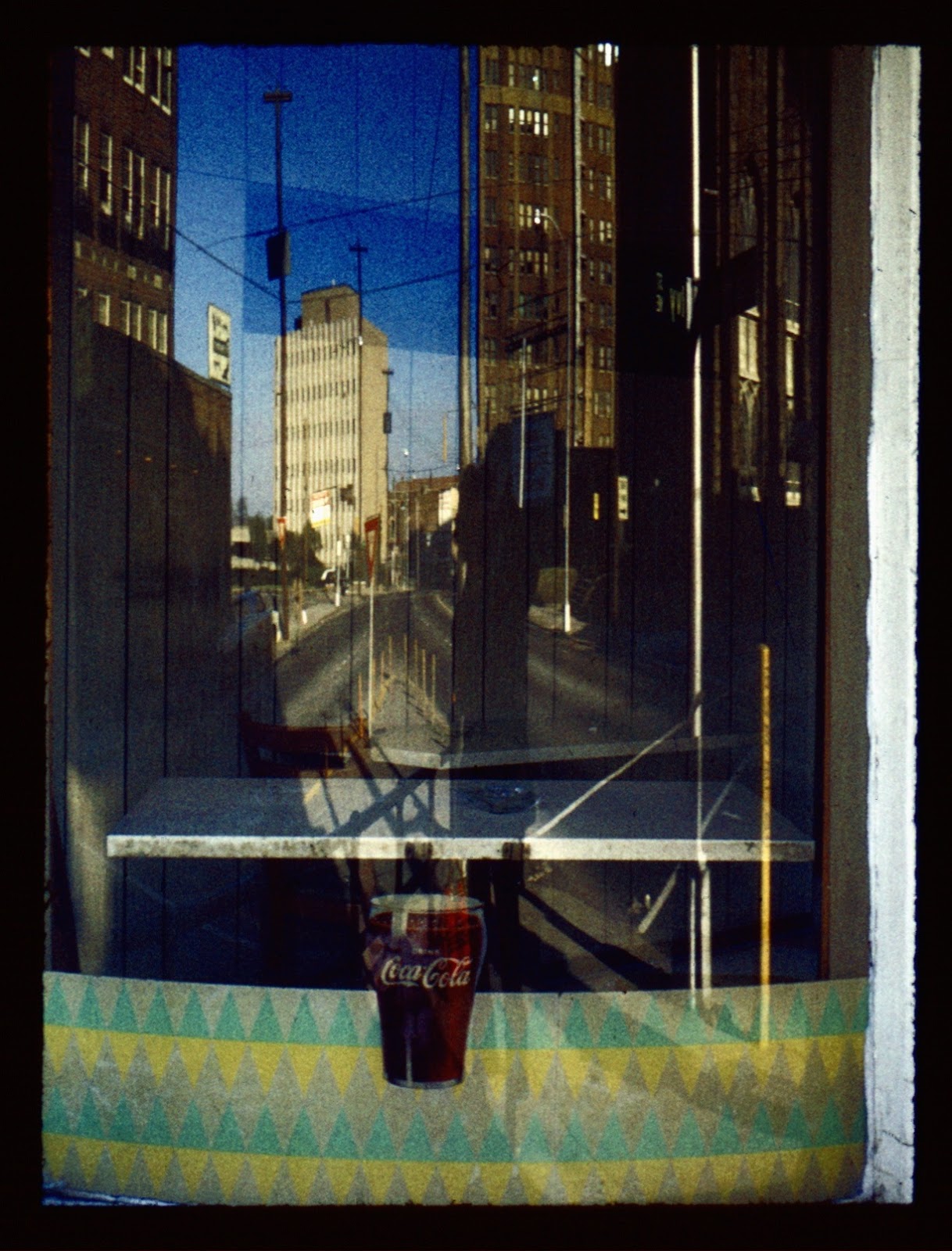 José Sinclair Photography: Curved Store Window, Atlanta