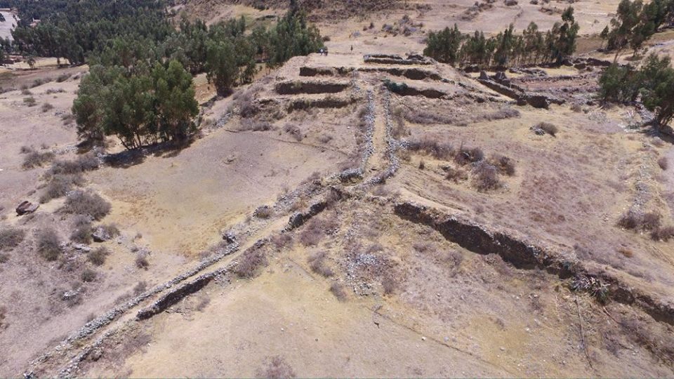 DePeru Blog: Ushnu la pirámide de Recuay