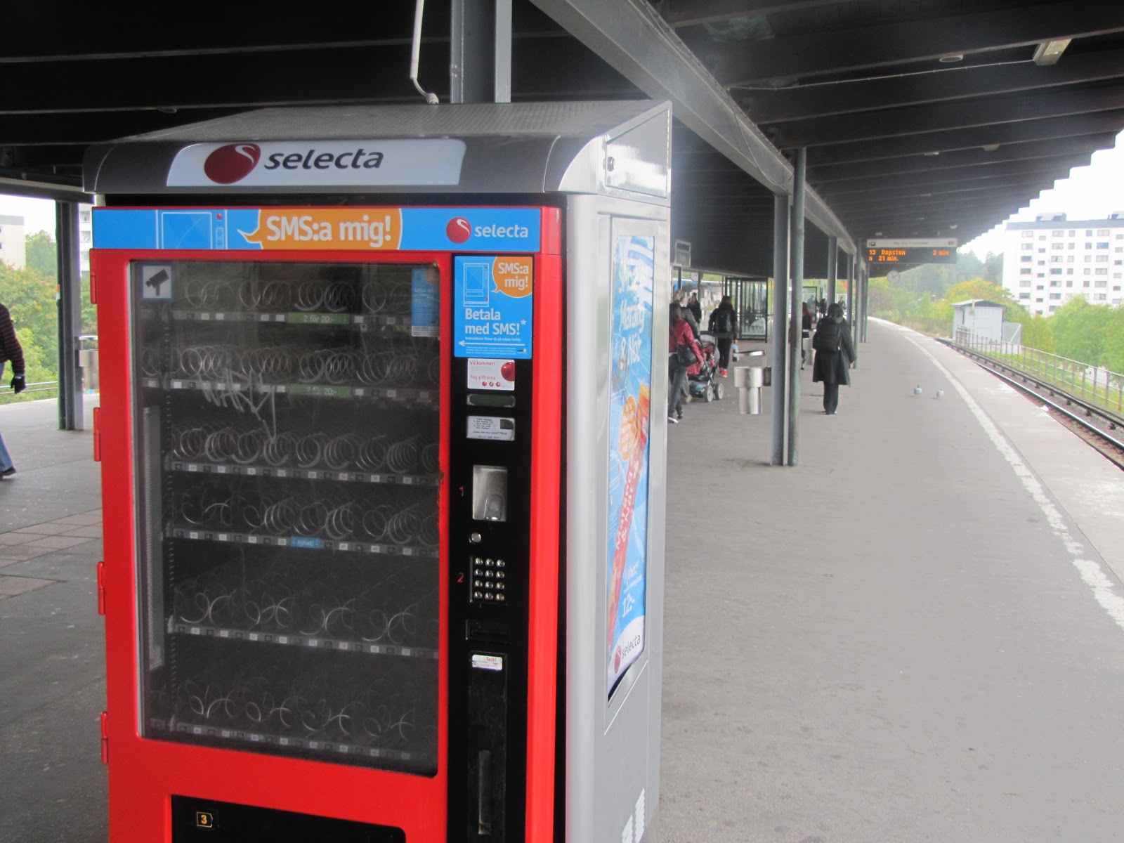 AL PITCHER PHOTO BLOG: The perfect dieting vending machine. Selecta ...