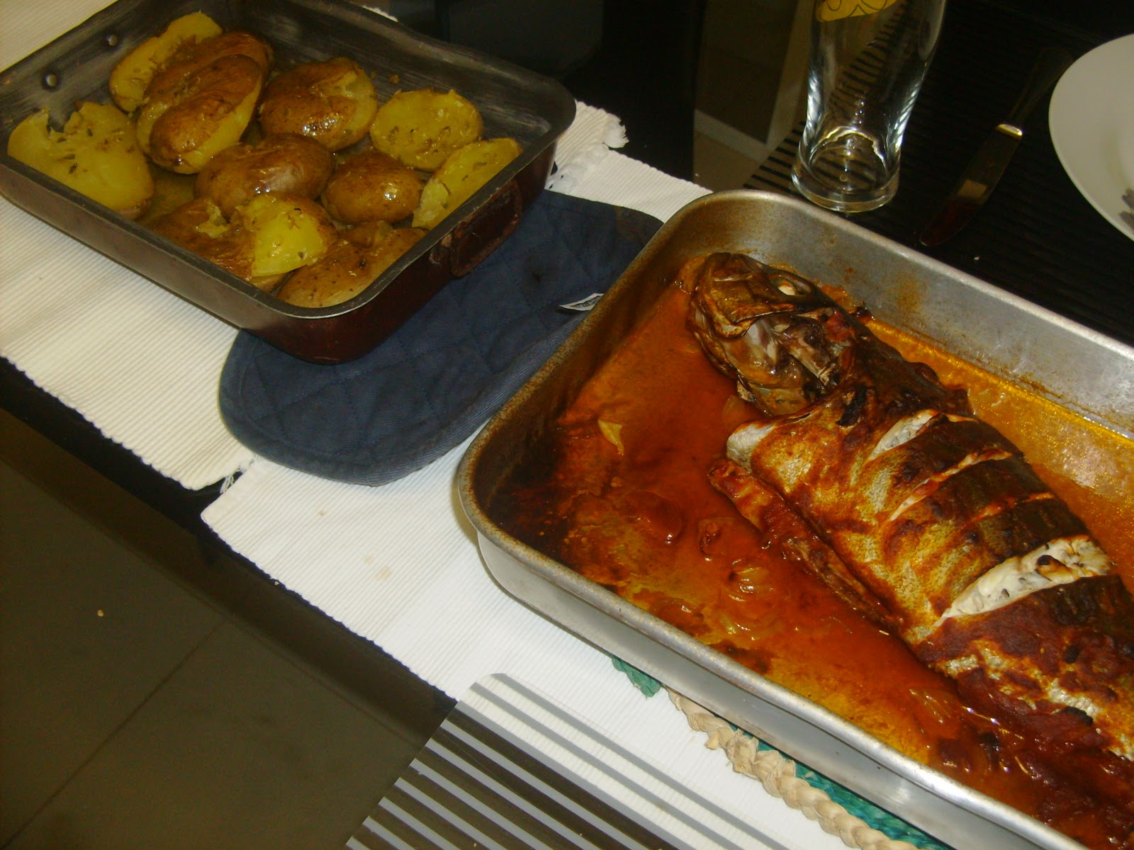 Receitas caseiras: Peixe assado com batata a murro