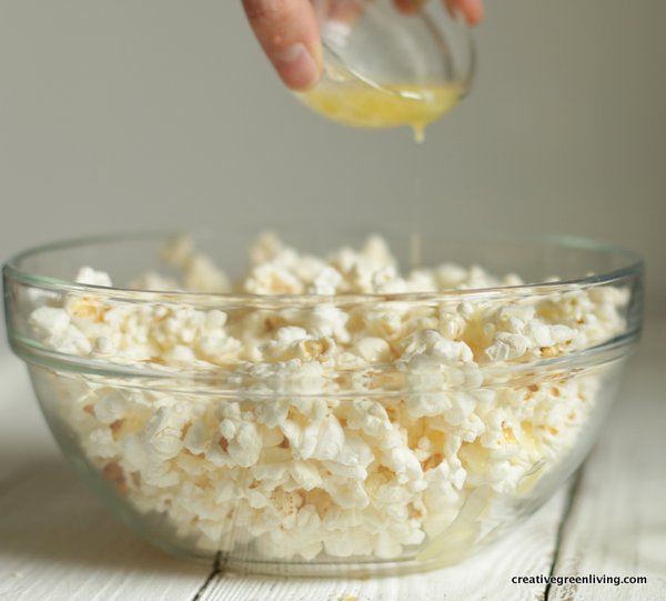 How to Make Homemade Popcorn in the Microwave - No Oil Required ...
